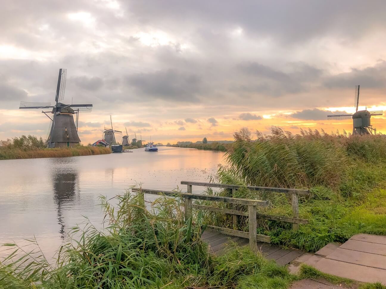 Polder: Landgewinnung und Hochwasserschutz » Lexikon » UHRIG