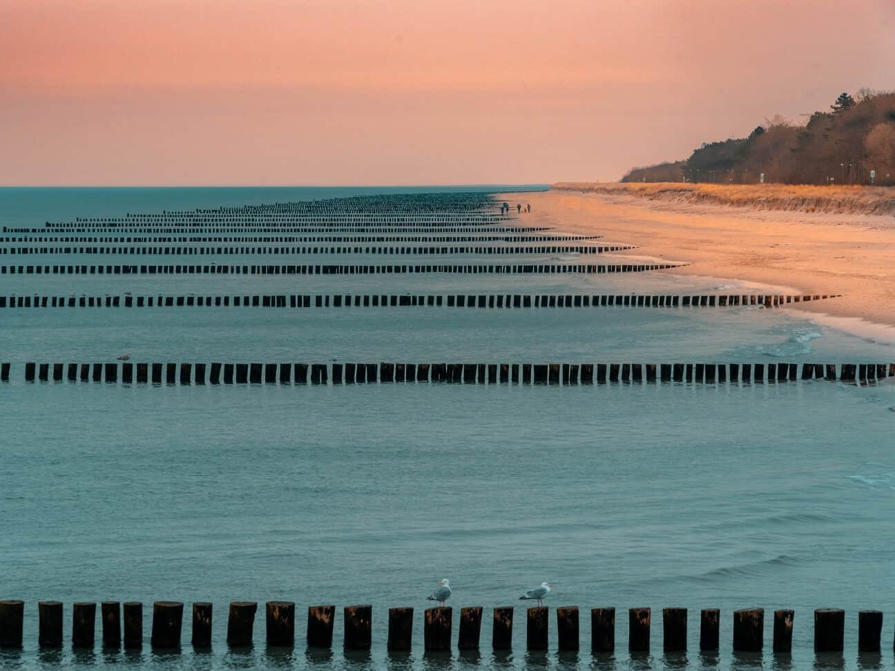 Buhnen: zum Brechen von Wellen & zur Landgewinnung » Lexikon » UHRIG